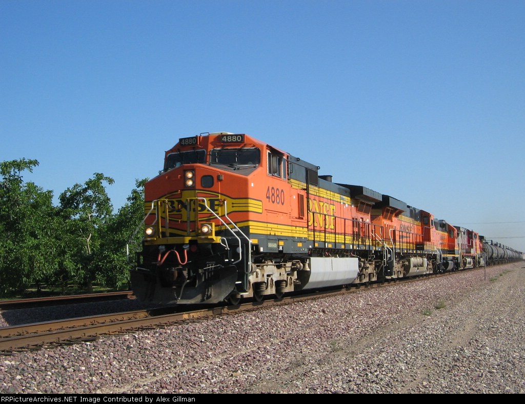 BNSF 4880 East